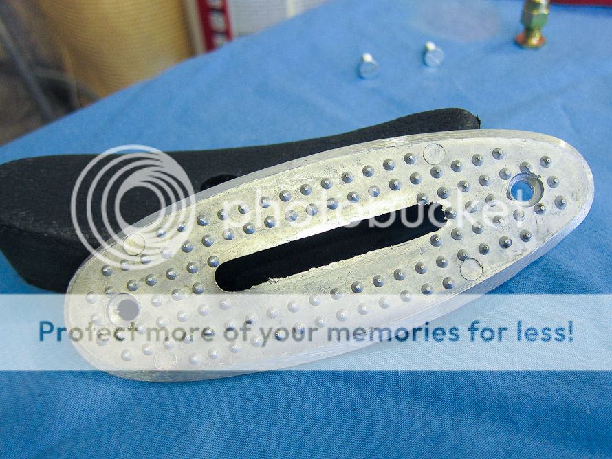 Bisley adjustable butt pad sizing and finishing review - Black & Gold.